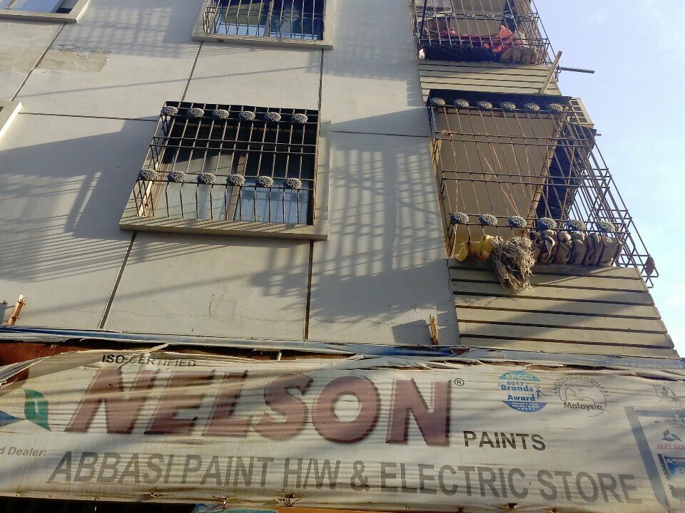 Boya ve cila malzemeleri üretim ve satış yerleri Nelson Paints, Karaçi, foto