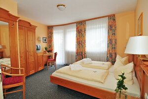Weidegg Hotel Garni (Triftstraße No:4, Garmisch-Partenkirchen), otel  Garmisch‑Partenkirchen'den