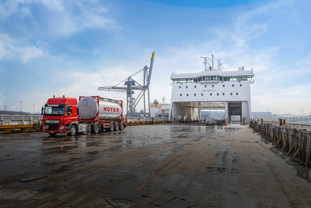 Lojistik firmaları Hoyer Global Transport Fze, Dubai, foto