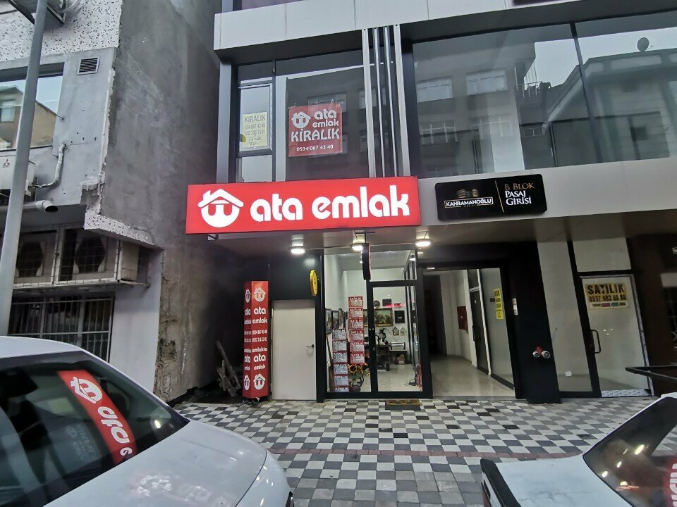 Emlak ofisi Ata Emlak, İstanbul, foto