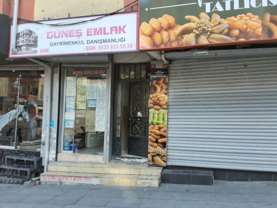 Emlak ofisi Güneş Emlak, İstanbul, foto