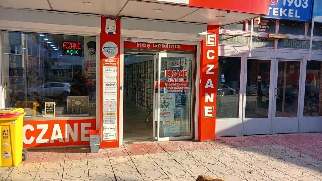 Eczaneler Nisan Bir Eczanesi, Ankara, foto