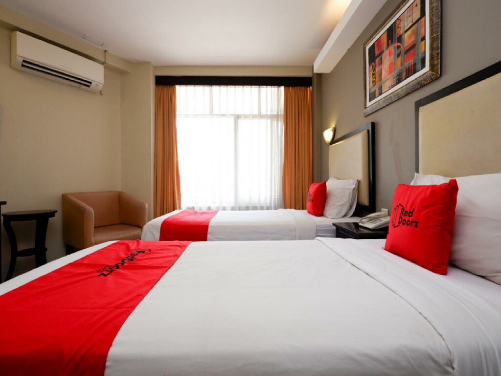 Otel RedDoorz Plus @ Singosari Raya, Semarang, foto