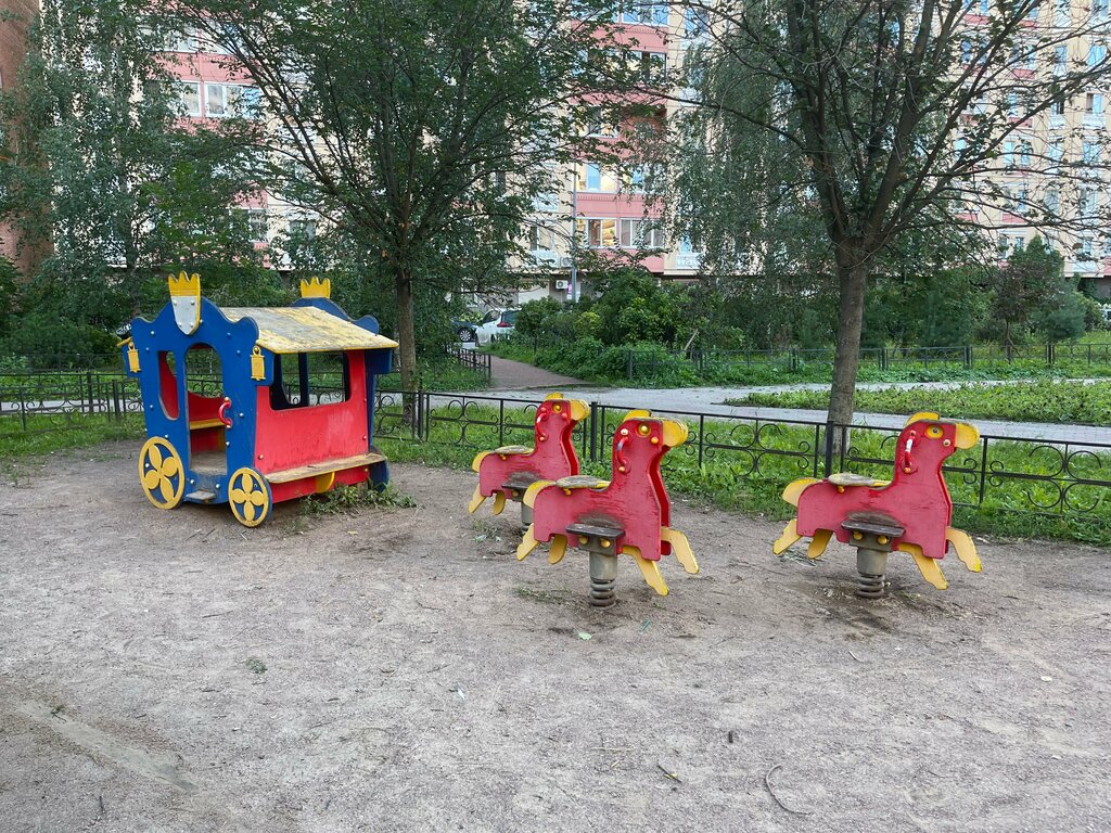Oyun alanı Playground, Saint‑Petersburg, foto