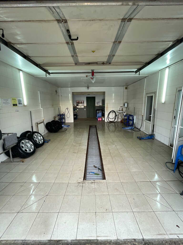 Oto lastik tamiri Tire service, Stroitel, foto