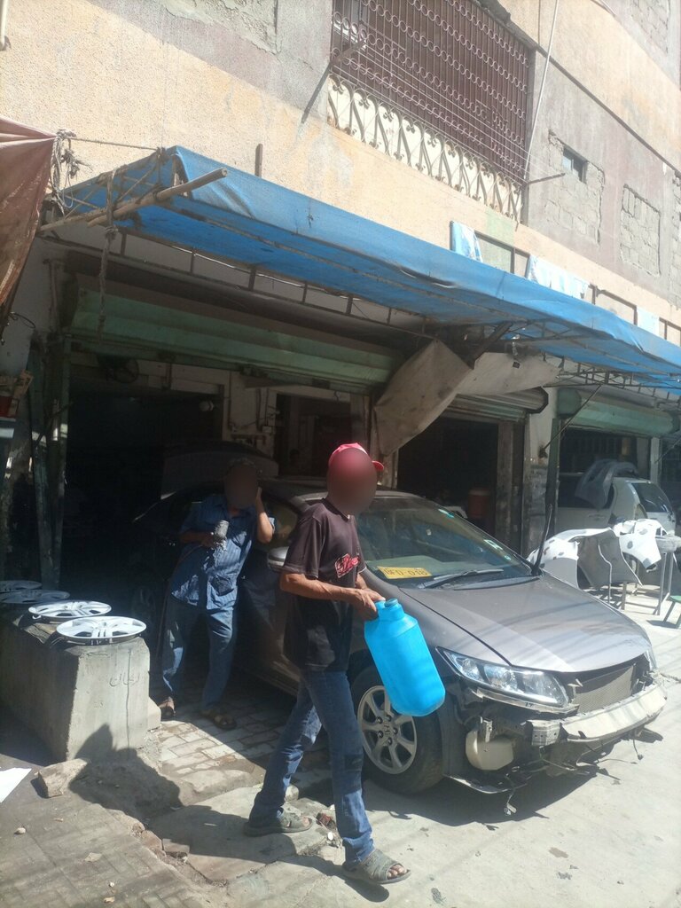 Otomobil servisi Nasir Autos, Karaçi, foto