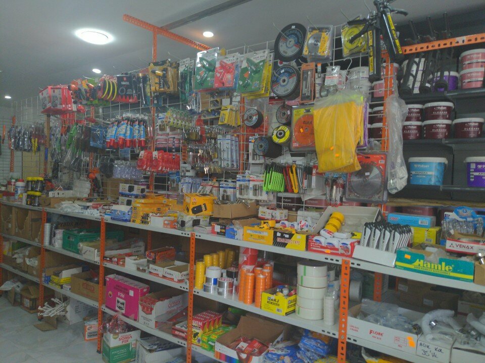 Yapı mağazası Küçükkaya Nalbur, İstanbul, foto