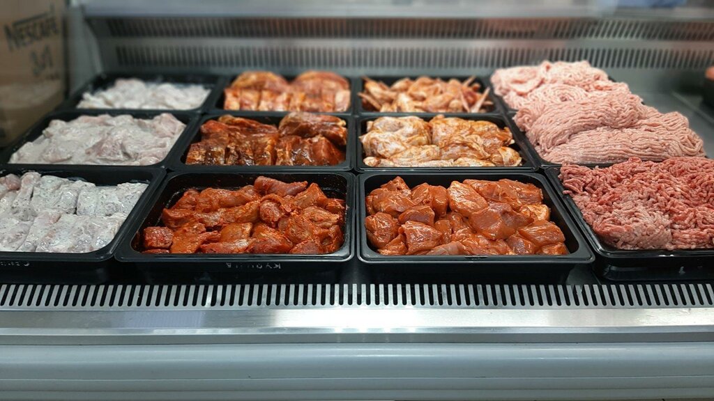 Kasap, şarküteri Kungurskij myasokombinat, Permski krayı, foto