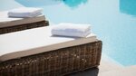 Residence Inn Cabana Cafe Swimming Pool & Jacuzzi (115, Sheikh Zayed Road, Dubai), yüzme havuzları