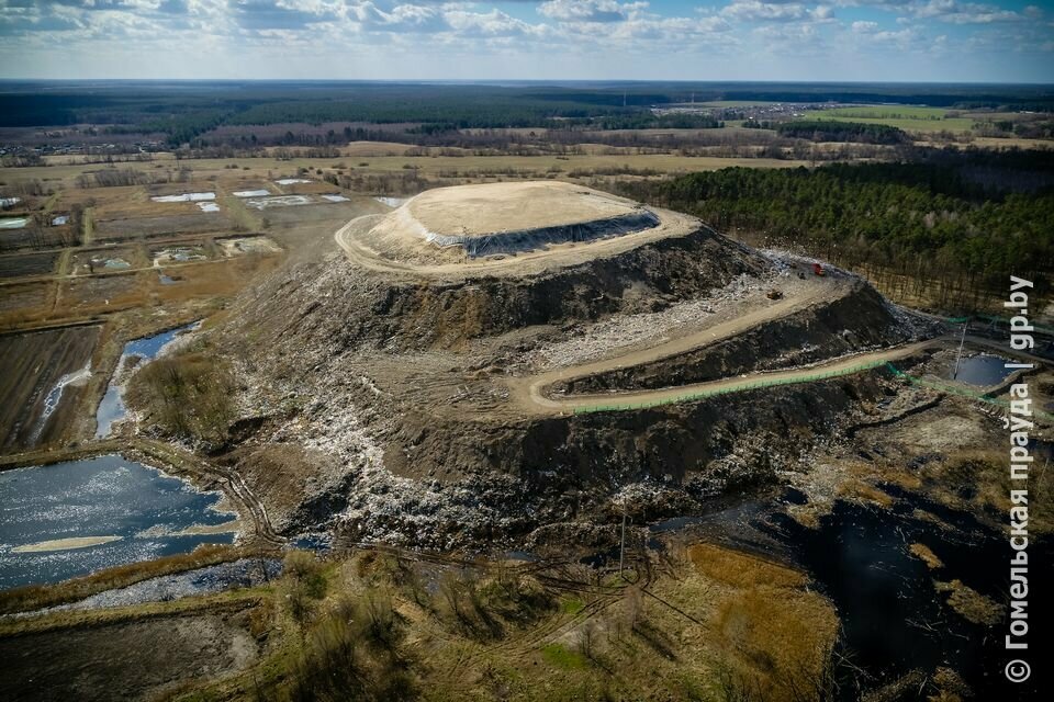 Atık depolama alanı Гомельский полигон твердых бытовых отходов, Gomelskaya oblastı, foto