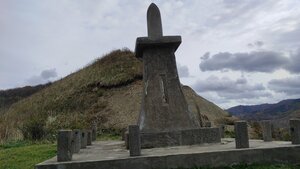 Руины синтоистского храма Томариору-дзиндзя (Sakhalin Region, Tomarinskiy gorodskoy okrug), turistik yerler  Sahalin Bölgesi'nden