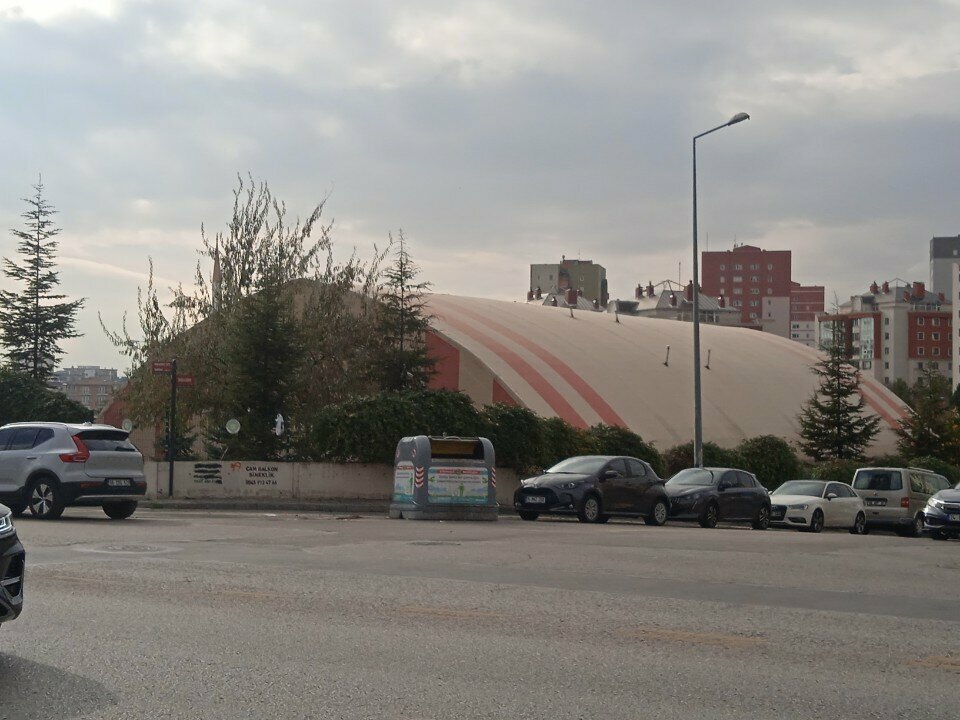 Çok amaçlı spor tesisleri Ülkü Spor Tesisi, Ankara, foto
