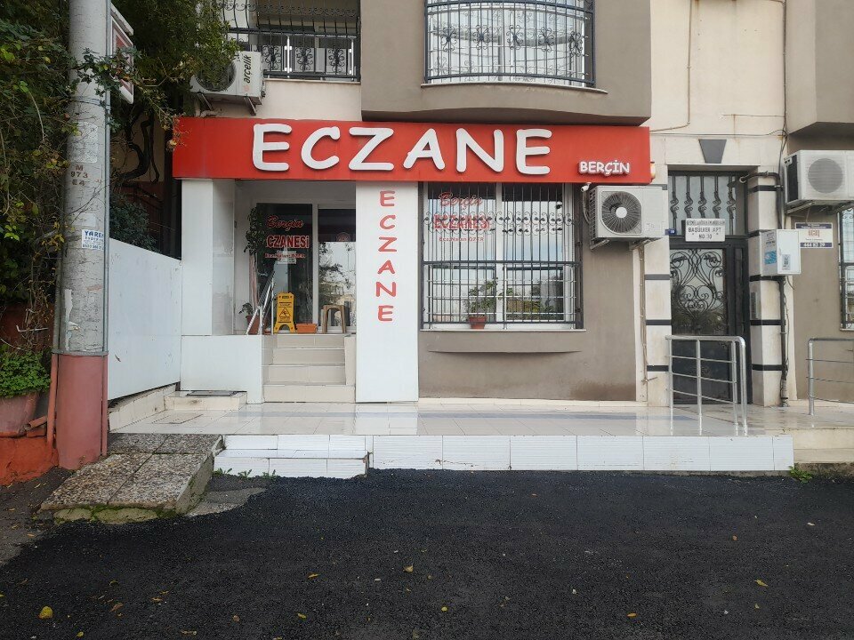 Eczaneler Berçin Eczanesi, İzmir, foto