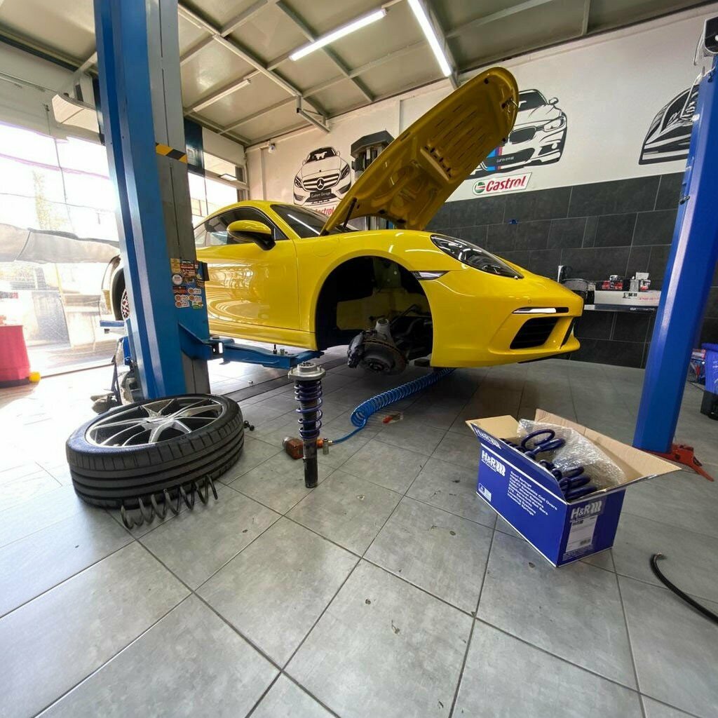 Otomobil servisi Custom Garage, İzmir, foto