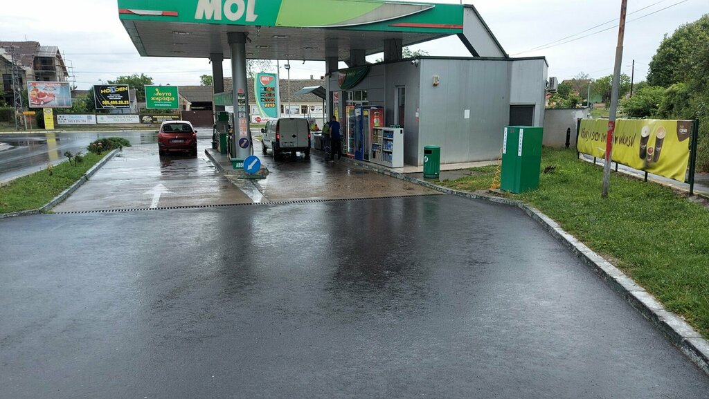 Benzin istasyonu MOL, Dünya, foto