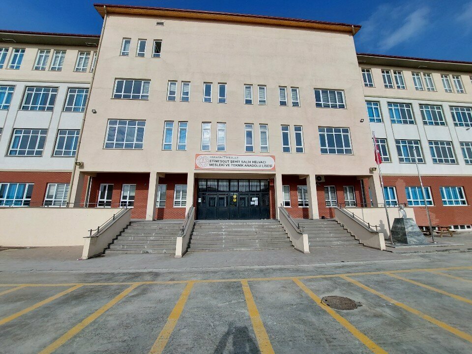 Mesleki ve teknik anadolu lisesi Etimesgut Şehit Salih Helvacı Mesleki Ve Teknik Anadolu Lisesi, Ankara, foto