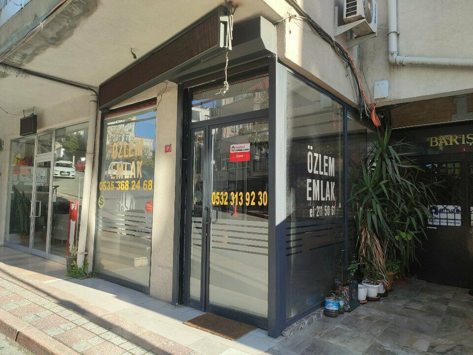 Emlak ofisi Özlem Emlak, İstanbul, foto