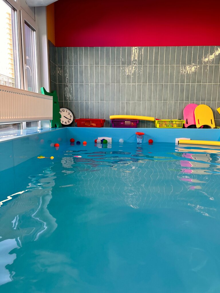 Yüzme havuzları Море радости, Cheboksary, foto