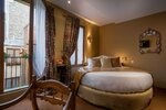 Hôtel Le Temple de Jeanne (Saint Antoine Street No:125, 4e Arrondissement), otel  Paris'ten