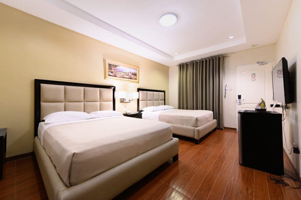 Otel Prism Hotel, , foto