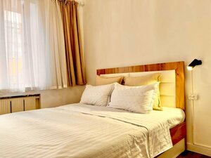 Friends Hostel (Sydykov Street No:176), otel  Bişkek'ten