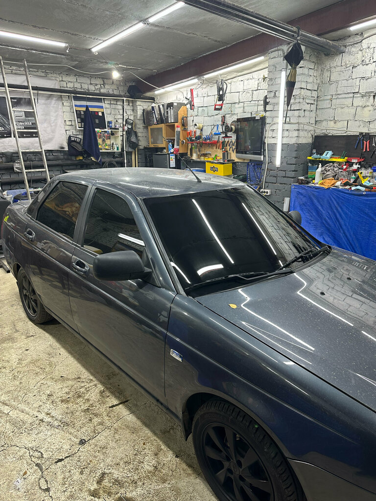 Araç camlarının renklendirilmesi AlvoTint, Yekaterinburg, foto