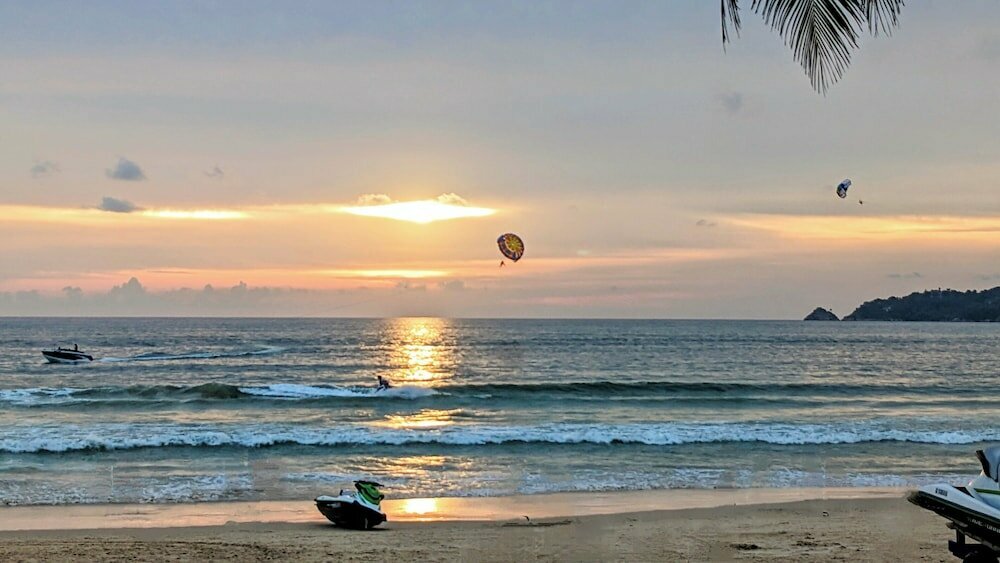 Otel Heaven House Restro & Bar, Phuket Eyaleti, foto