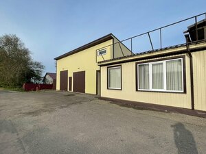Iron Technician (Ptichya Street No:22), otomobil servisi  Pskov'dan