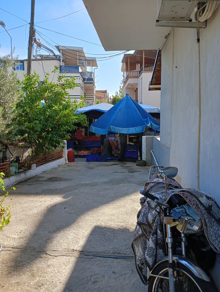 Gıda pazarı Ürkmez Halk Pazarı, Seferihisar, foto