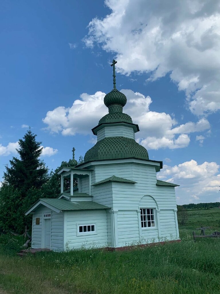 Ortodoks kiliseleri Chasovnya Georgiya Pobedonostsa V Nyormuzhakh, Arhangelskaya oblastı, foto