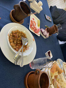 Gürcüstanda Müalicə Karvan Restaurant (Sheki, Mirze Feteli Axundzade prospekti), kafe  Şeki'den