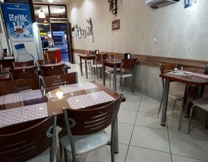Tekirdağ Çakıroğlu Peynir Helvası Şirin Pastahanesi (Tekirdağ, Süleymanpaşa, Peştemalcı Cad., 7), kafe  Süleymanpaşa'dan