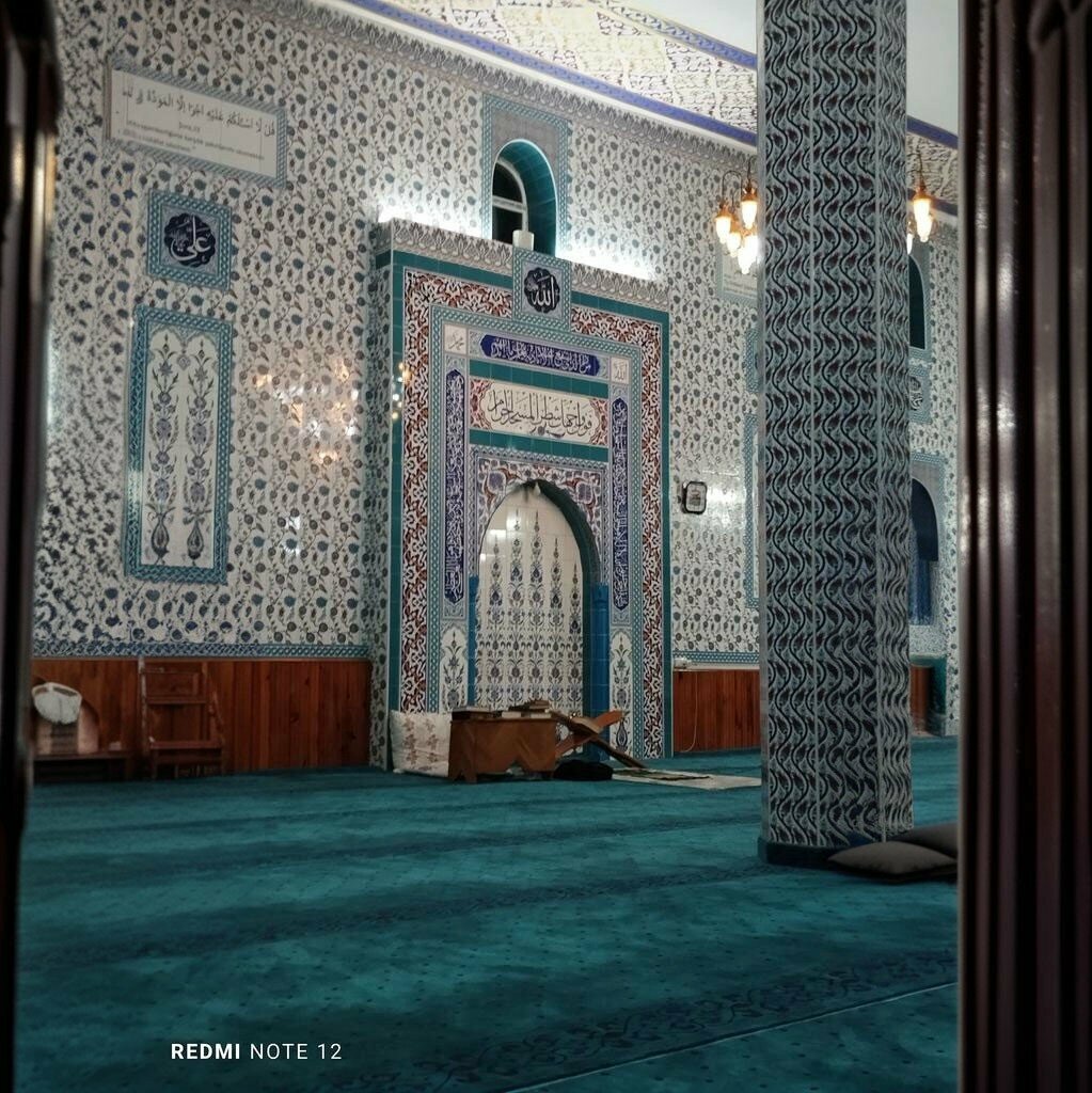 Cami Karasu Cami, Aralık, foto