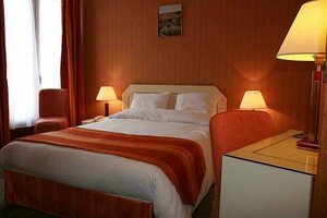 Hotel Princesse Isabelle (Rue Jean-Jaurès No:72, Puteaux), otel