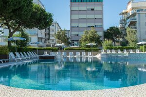 Hotel Luxor (Emilia-Romagna, Ravenna, Cervia, Via Cadorna, 1), otel
