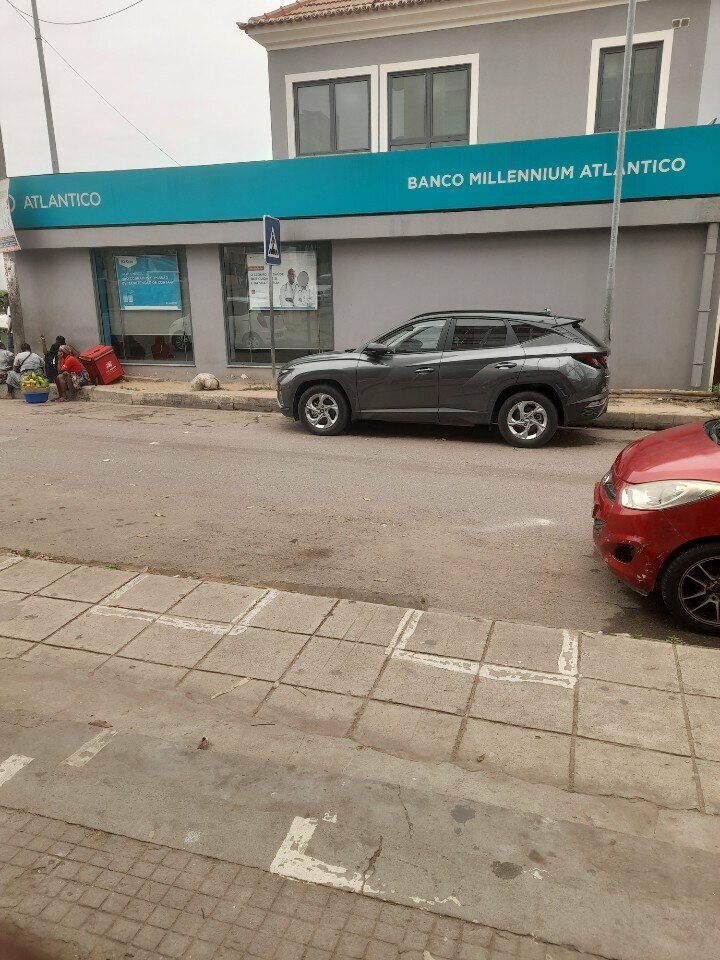 Banka Atlântico, Loanda, foto