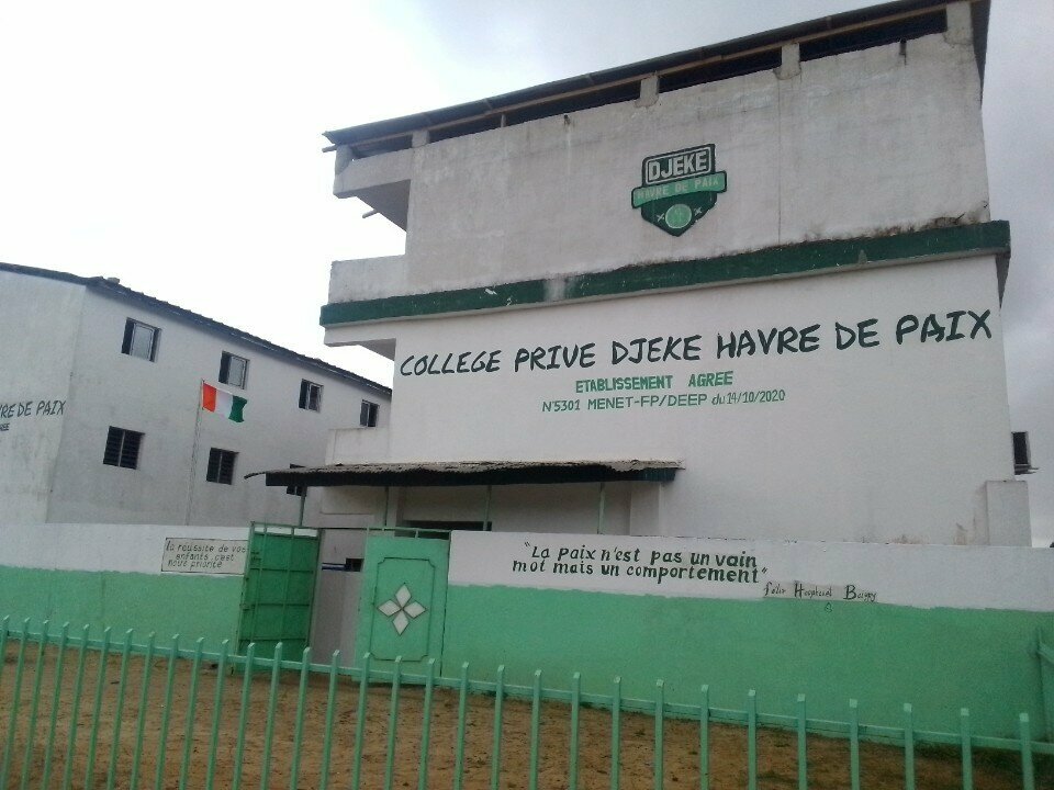 Eğitim merkezleri Groupe Scolaire Djeke Havres De Paix, Abican, foto