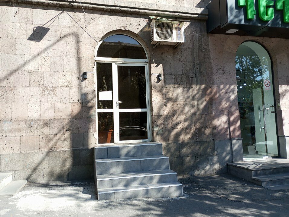 Emlak ofisi Tirayr Realty, Erivan, foto