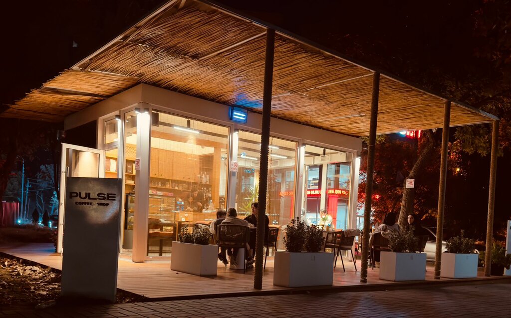 Kahve dükkanları Pulse, Izberbash, foto