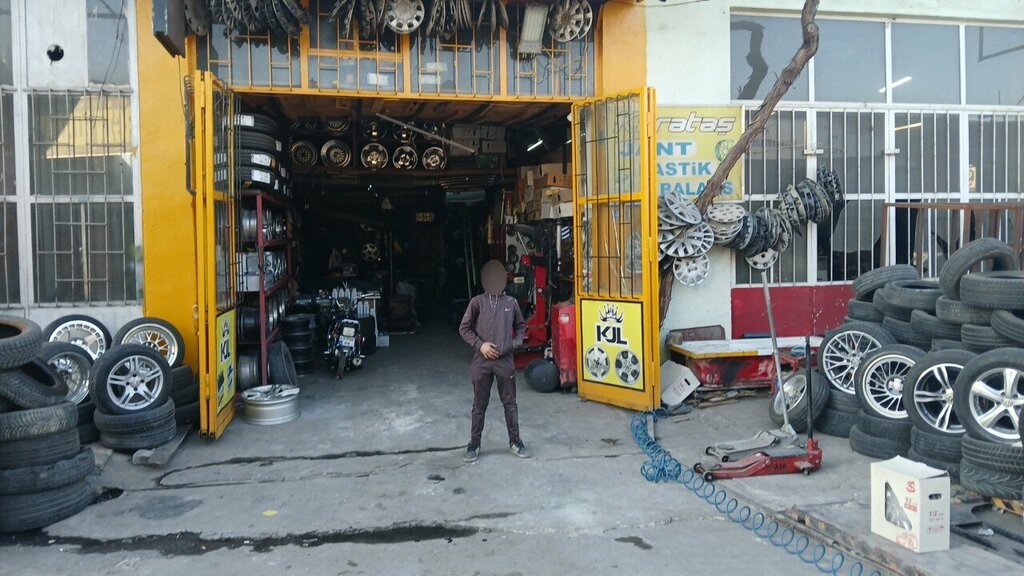 Jant ve lastikçiler Karataş Oto Lastik, Konya, foto