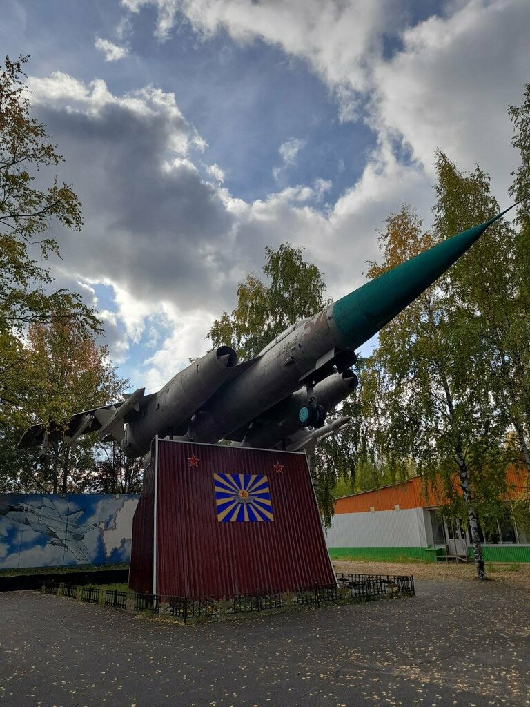 Teknoloji anıtı Самолëт ЯК-28, Ugorsk, foto