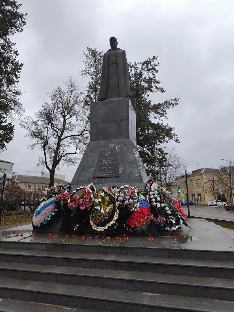 Anıt, heykel Мемориал Великой Отечественной войны, Rossoş, foto