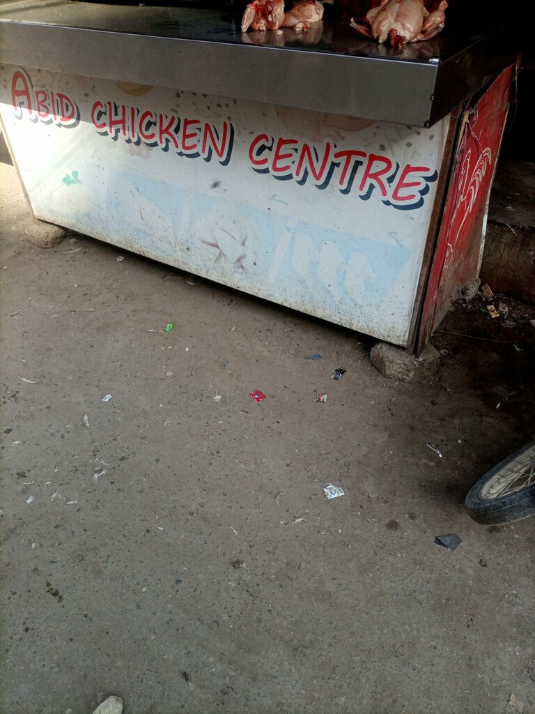 Kanatlı hayvan ürünleri ve yumurta Abid chicken center, Karaçi, foto