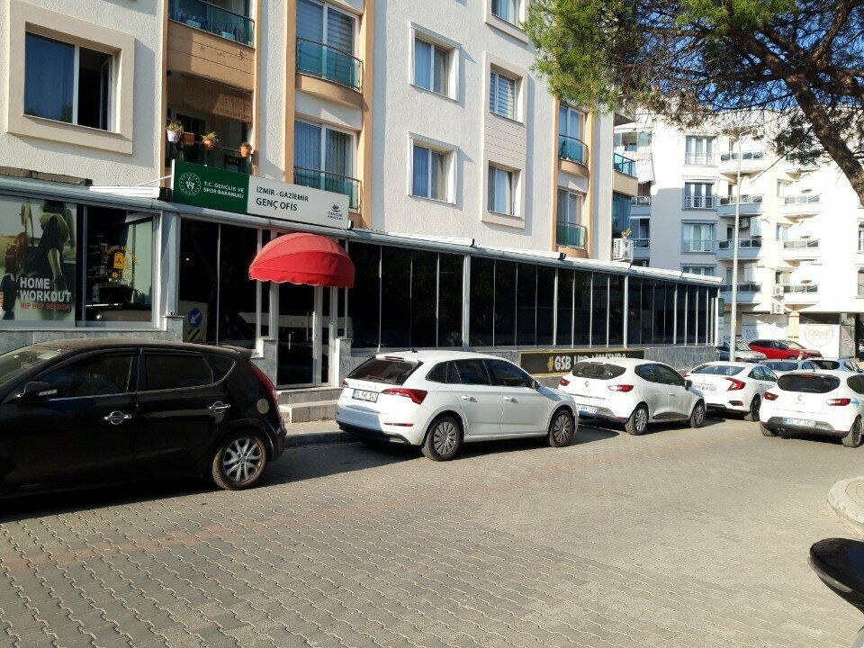 Çocuk ve gençlik merkezleri Genç Ofis, İzmir, foto