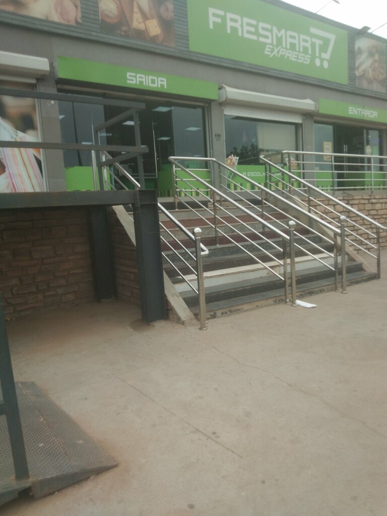 Süpermarket Supermercado Fresh Smart, Loanda, foto