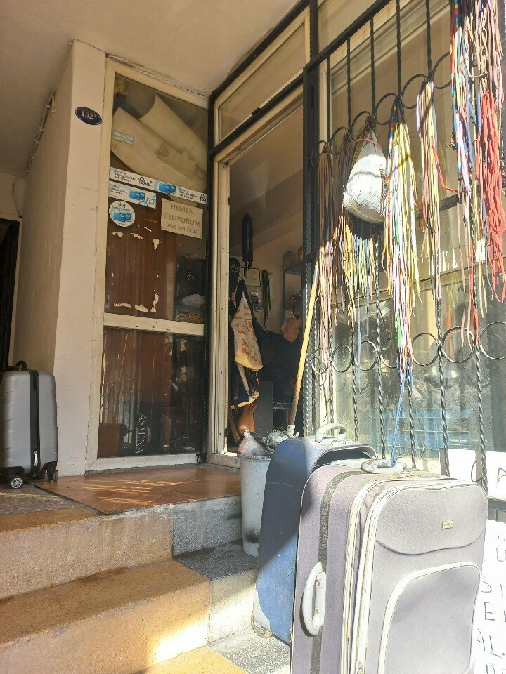 Ayakkabı tamiri Ayakkabı Tamircisi Oktay Usta, İzmir, foto