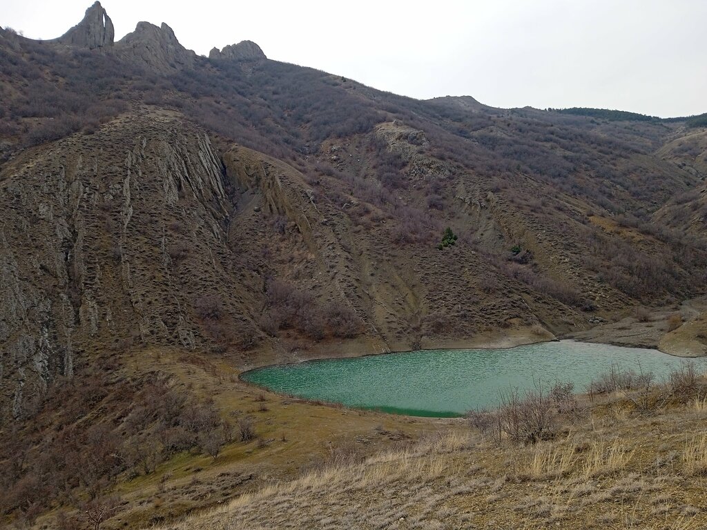Dağ zirvesi Гора Ай-Йорын-Буруну 510 метров, Kırım Cumhuriyeti, foto