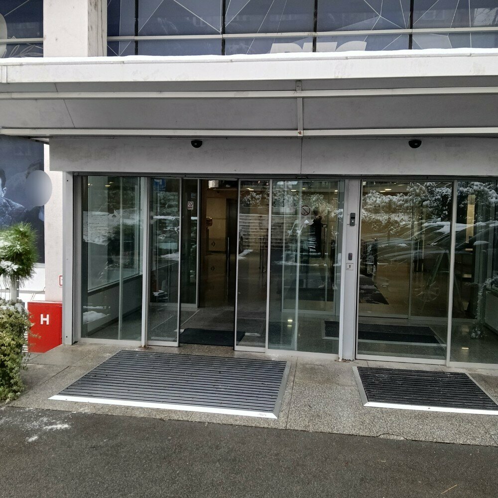 Televizyon kanalları Радио Телевизија Србије, Belgrad, foto