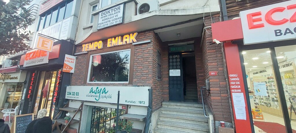 Emlak ofisi Tempo Emlak, İstanbul, foto