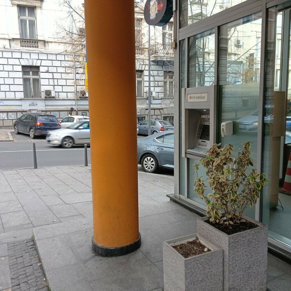 ATM'ler UniCredit Bank, Belgrad, foto